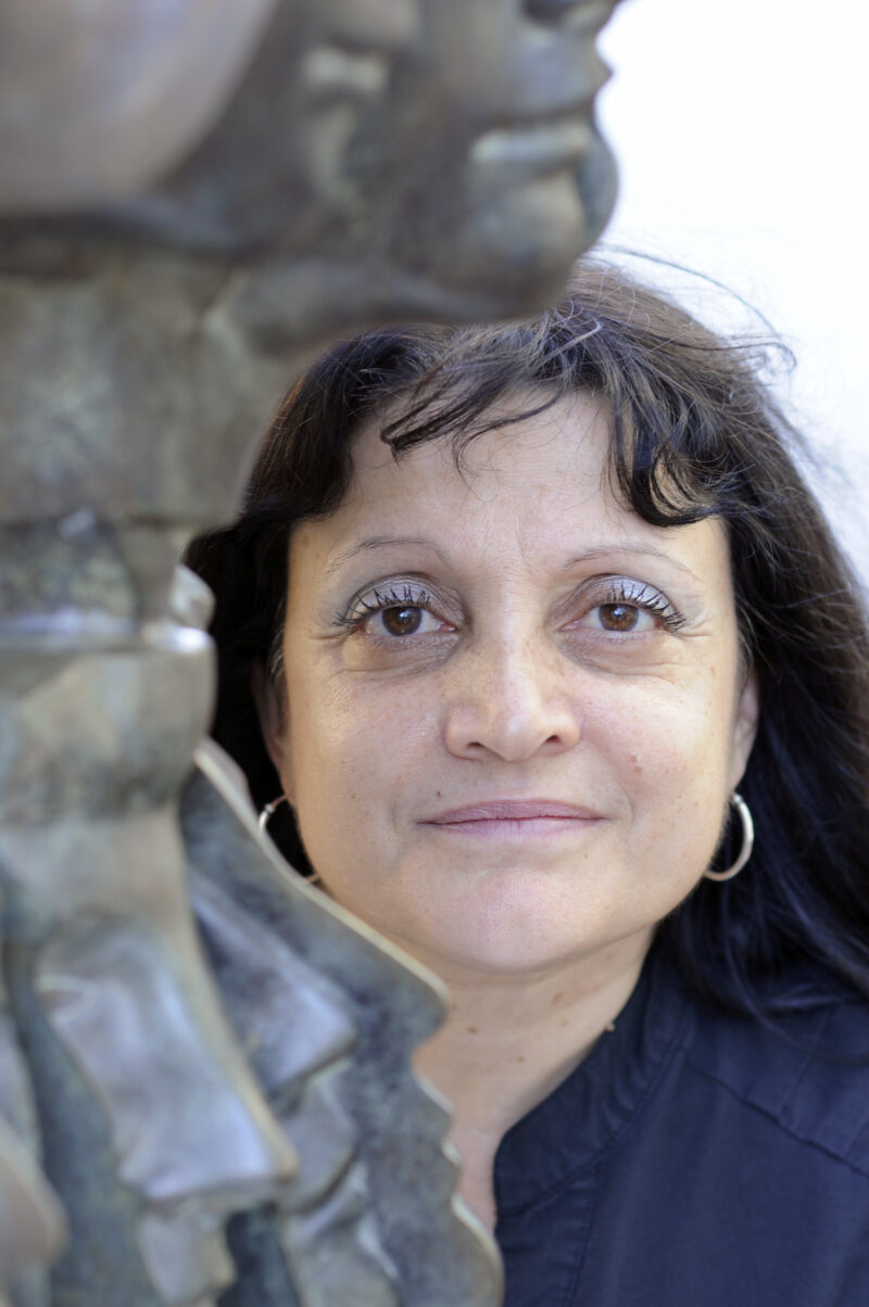 Sara Cohen, Derrière la tête et autres poèmes – Recours au poème